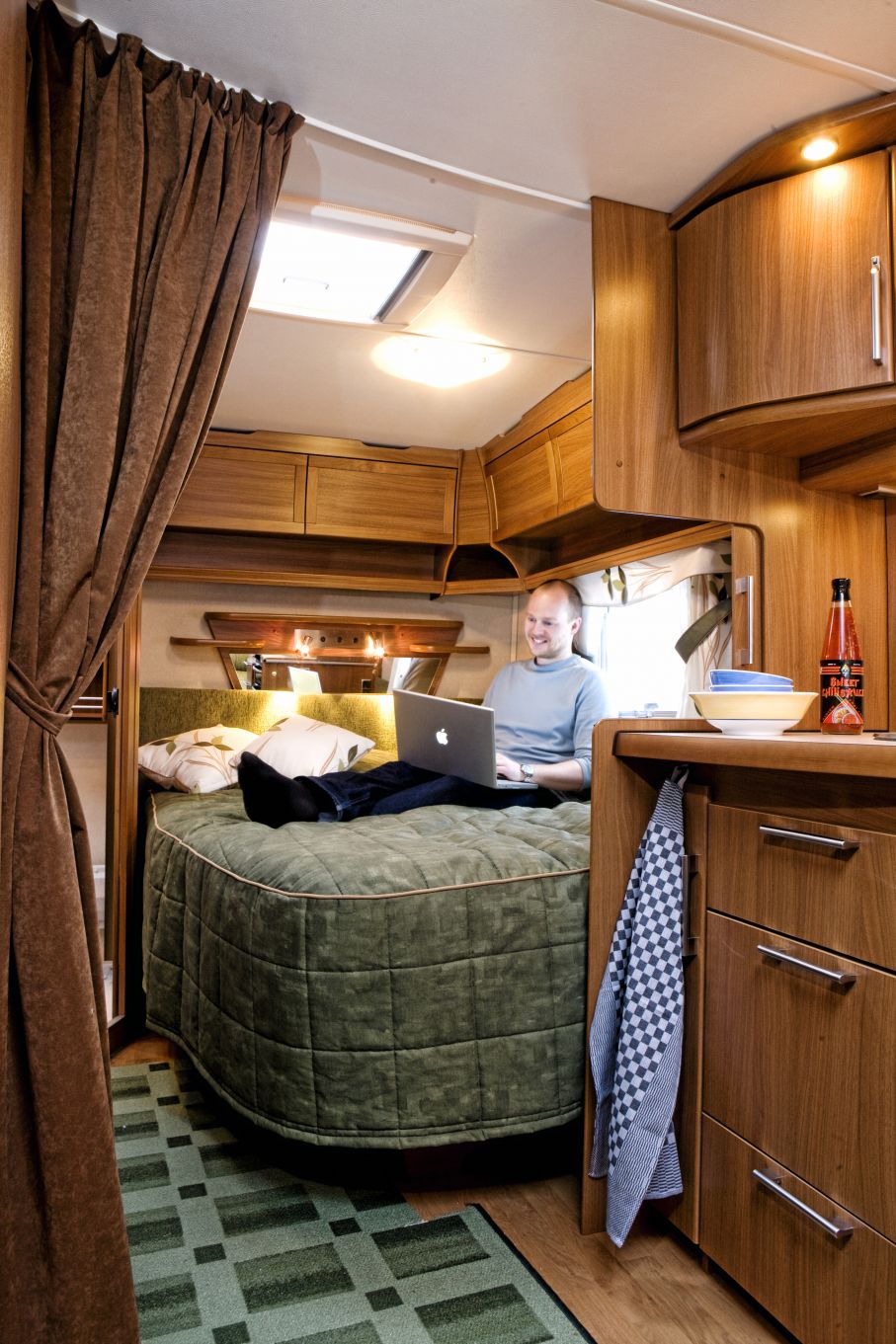 Kabe Royal 560 XL - Tronföljaren Royal | Husbil & Husvagn