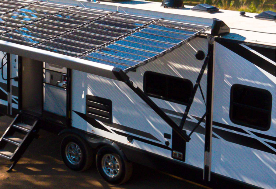Världsunik solpanel inbyggd i markisen | Husbil & Husvagn